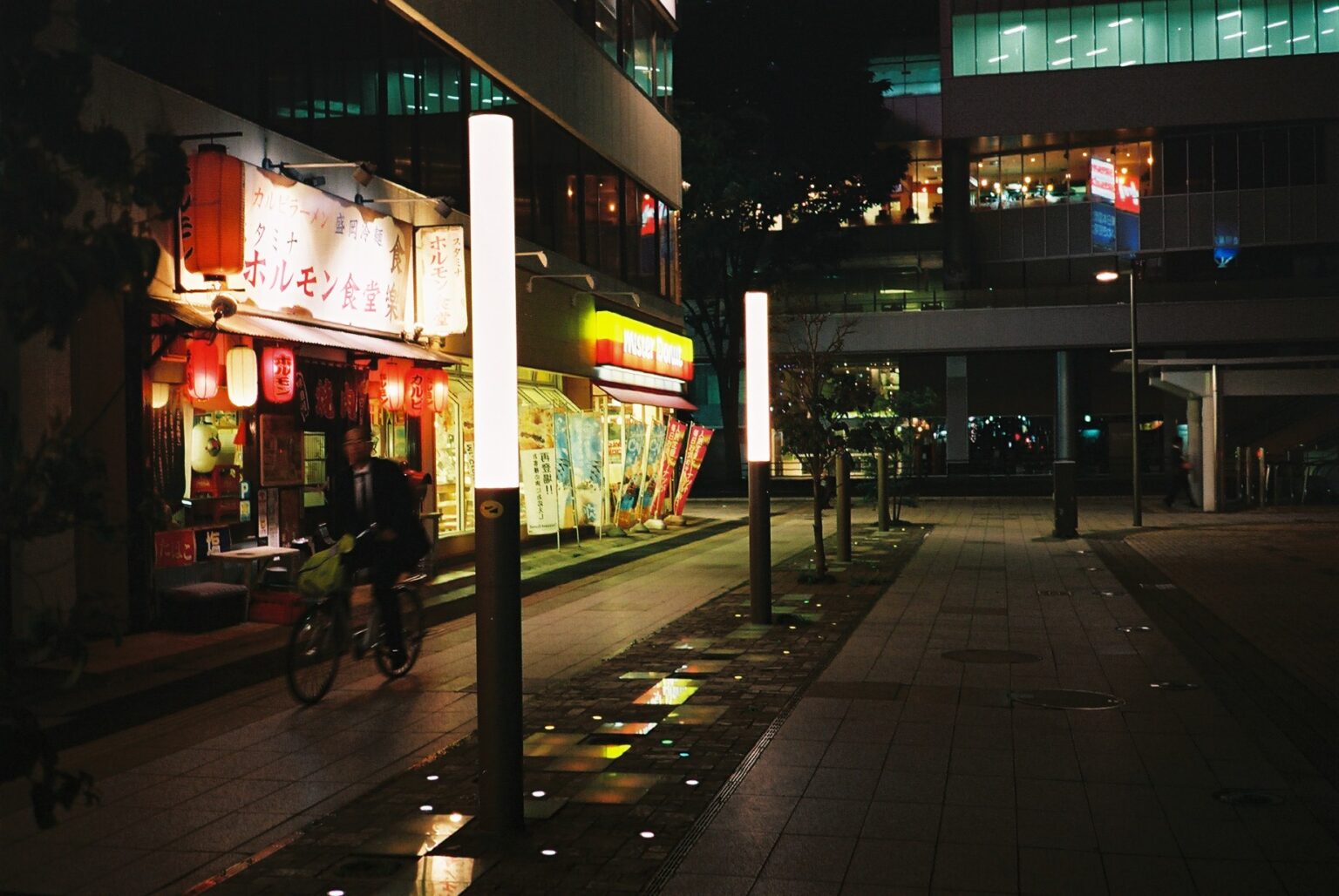 【フィルムレビュー】新発売のMARIX 800Tを使って夜スナップ。色味の比較も。 - PHOTOWALK~写真やカメラの話~ 【フィルムレビュー】新発売のMARIX 800Tを使って夜スナップ。色味の比較も。 - PHOTOWALK~写真やカメラの話~