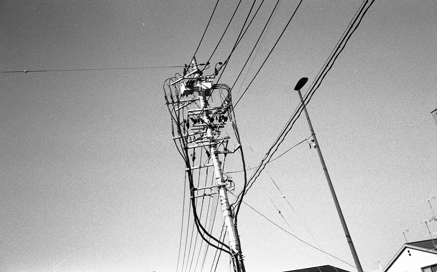 【モノクロ現像データ】モノクロMARIX 400/Rodinal 1+25/PETRI Color 35 - PHOTOWALK~写真やカメラの話~